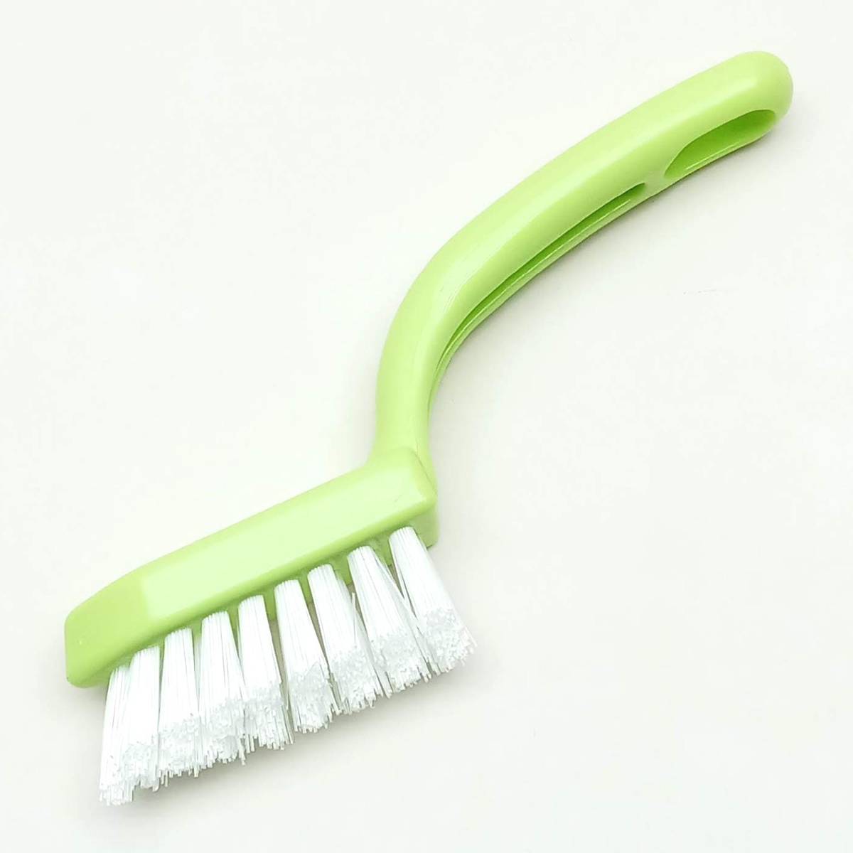 Vesta V-Cut Shape Cleaning Brush 17Cm | NTUC FairPrice